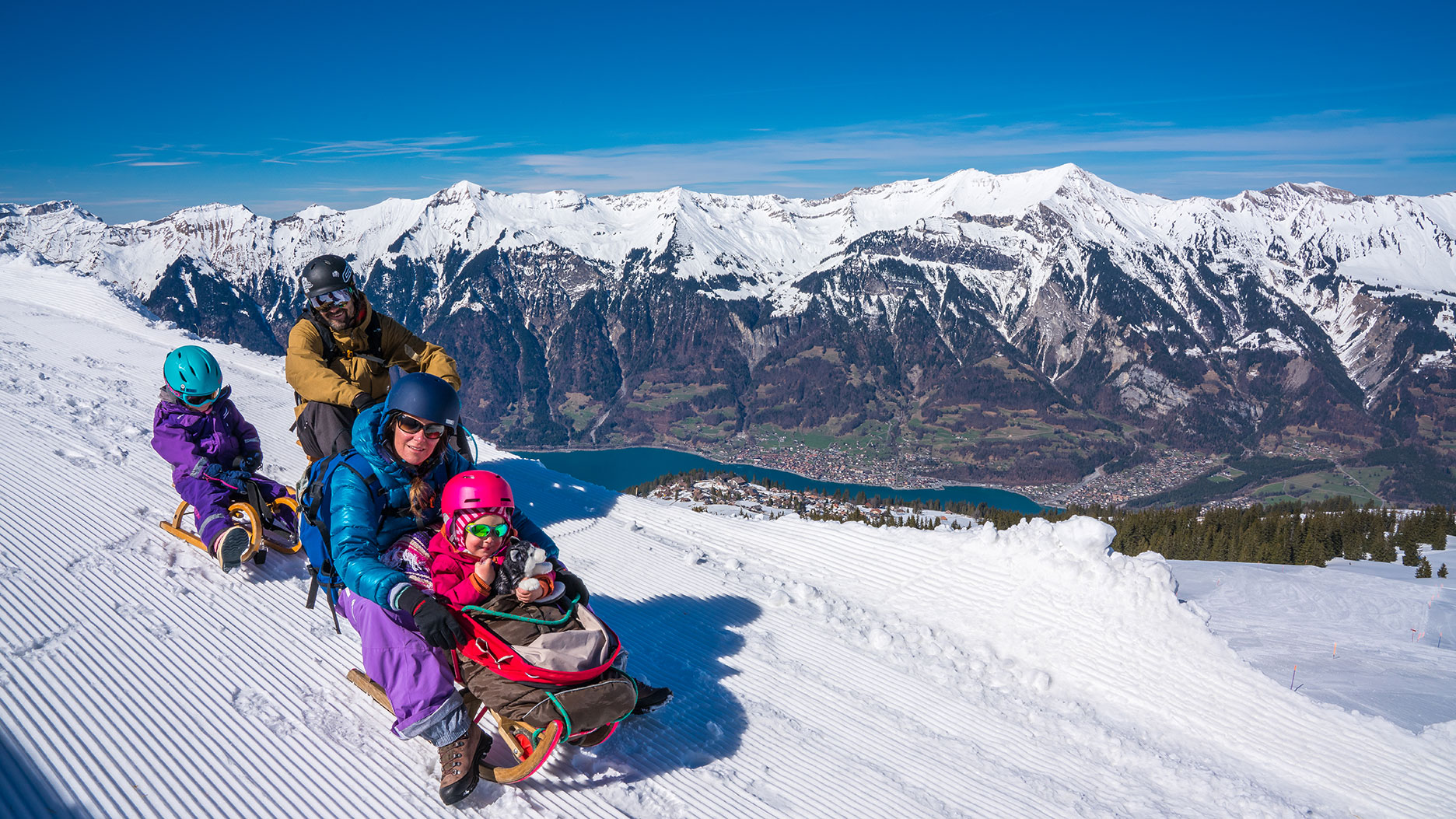 Mit dem Postauto auf die Axalp
