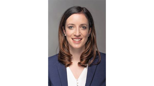 Nora Zimmerli, die erste Fahrlehrerin von PostAuto